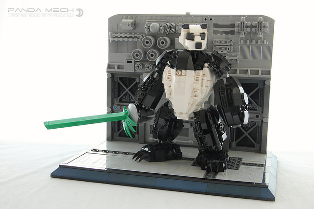 Panda Mech - HelloBricks