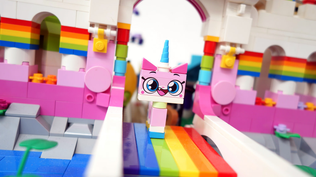 Unikitty castle, le royaume Arc-en-ciel - HelloBricks