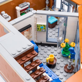 REVIEW LEGO 10264 Corner Garage : le Modular 2019 - HelloBricks