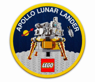 Bientôt offert chez LEGO : un patch en tissu Apollo 11 ! - HelloBricks