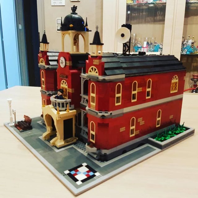 L'école Hidden Side version Modular - HelloBricks