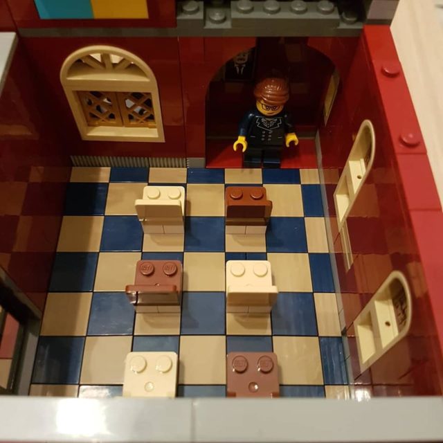 L'école Hidden Side version Modular - HelloBricks