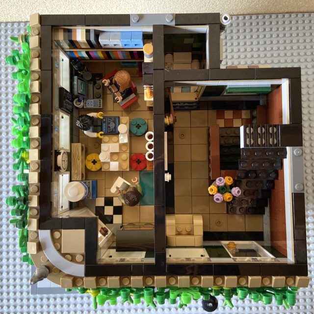 Modular Central Perk Corner Cafe - HelloBricks