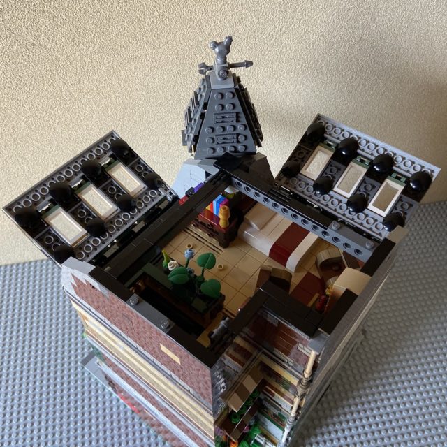 Modular Central Perk Corner Cafe - HelloBricks