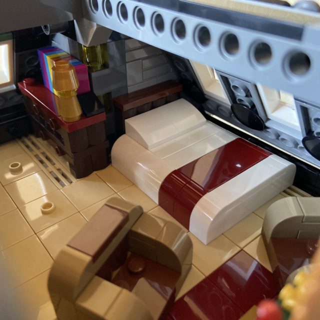 Modular Central Perk Corner Cafe - HelloBricks