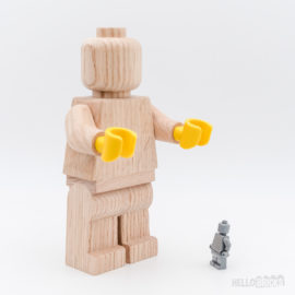 REVIEW LEGO Originals 853967 Wooden Minifigure - HelloBricks