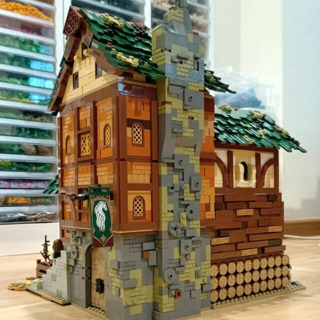Medieval barn : une jolie grange - HelloBricks