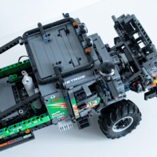 Review LEGO Technic 42129 Mercedes-Benz Zetros - HelloBricks