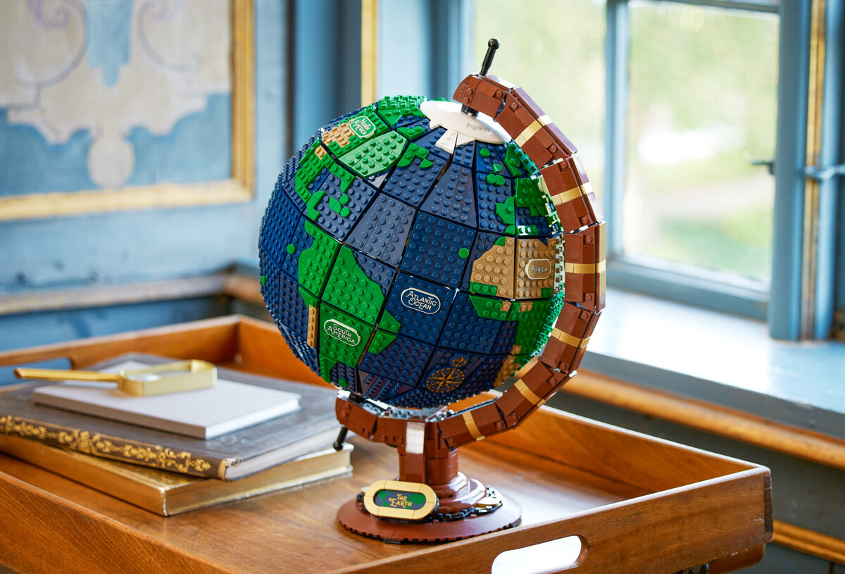 Sur le Shop LEGO : le globe terrestre LEGO Ideas 21332 The Globe est disponible - HelloBricks