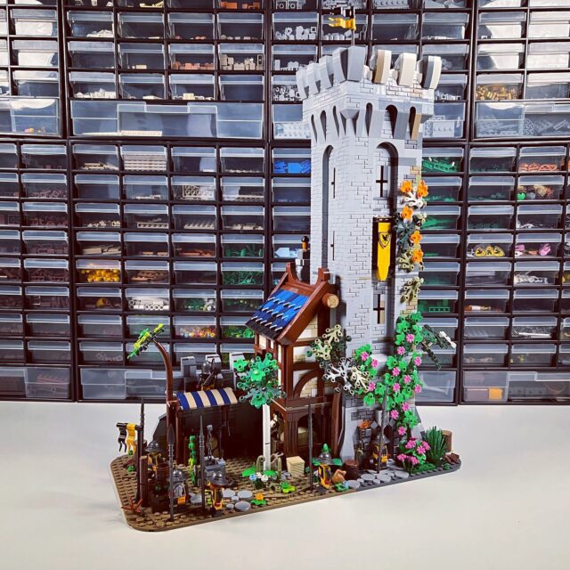 LEGO Castle watchtower - HelloBricks