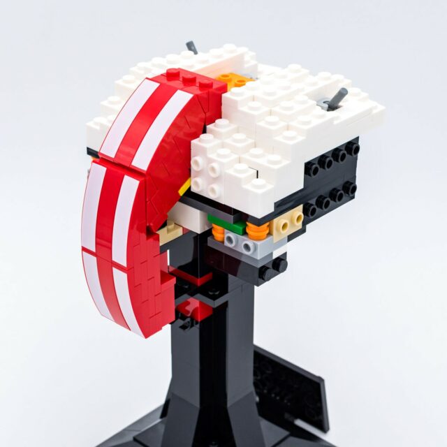 Review LEGO Star Wars 75327 Luke Skywalker Red Five Helmet - HelloBricks