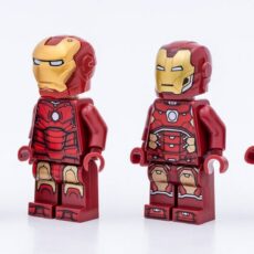 Review LEGO Marvel 76216 Iron Man Armory - HelloBricks