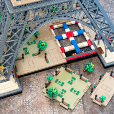 Review LEGO Icons 10307 Eiffel Tower - HelloBricks