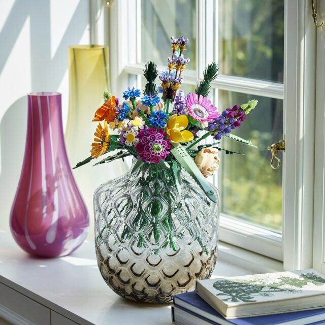 LEGO Icons Botanical Collection 2023 : les nouvelles fleurs sont ...