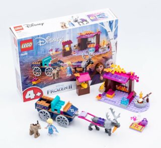 Review LEGO Disney 41166 Elsa's Wagon Adventure - HelloBricks