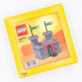 Review LEGO Insiders 5008074 Buildable Grey Castle - HelloBricks