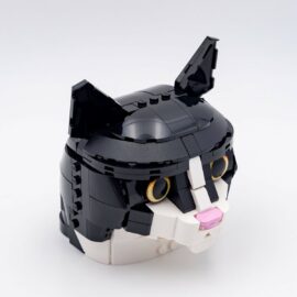 Review LEGO Ideas 21349 Tuxedo Cat - HelloBricks