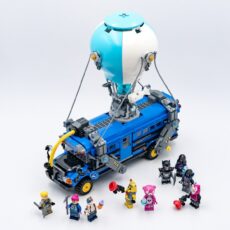 Review LEGO Fortnite 77073 Battle Bus - HelloBricks