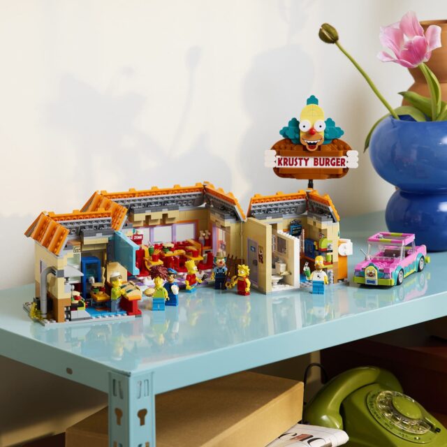 LEGO Icons 10352 The Simpsons Krusty Burger : l'annonce officielle ...
