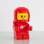Review LEGO 40767 Up-Scaled Baby Astronaut - HelloBricks