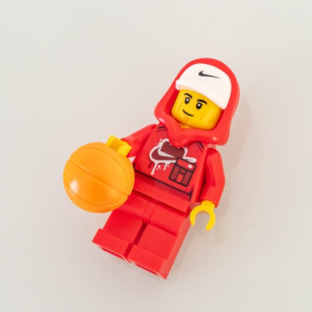 Review LEGO Nike 43021 Dunk Trickshot - HelloBricks