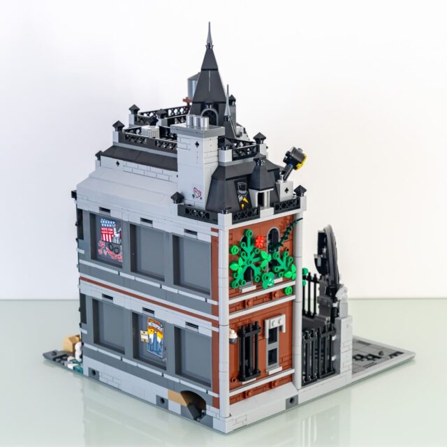 Review LEGO DC 76300 Batman: Arkham Asylum - HelloBricks