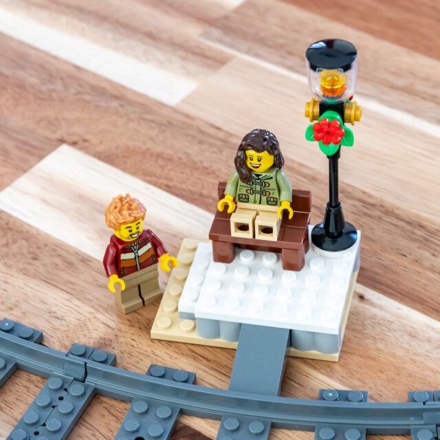 Review LEGO Icons 10361 Holiday Express Train (Winter Village 2025 ...