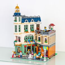 Review LEGO Icons 11371 Shopping Street : le Modular 2026 - HelloBricks